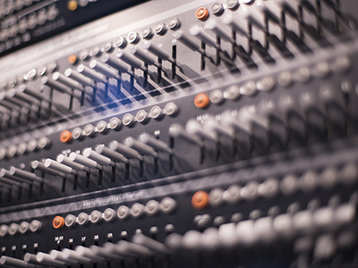 PBX Phone Systems: Definition, Types & Comparisons | Vonage